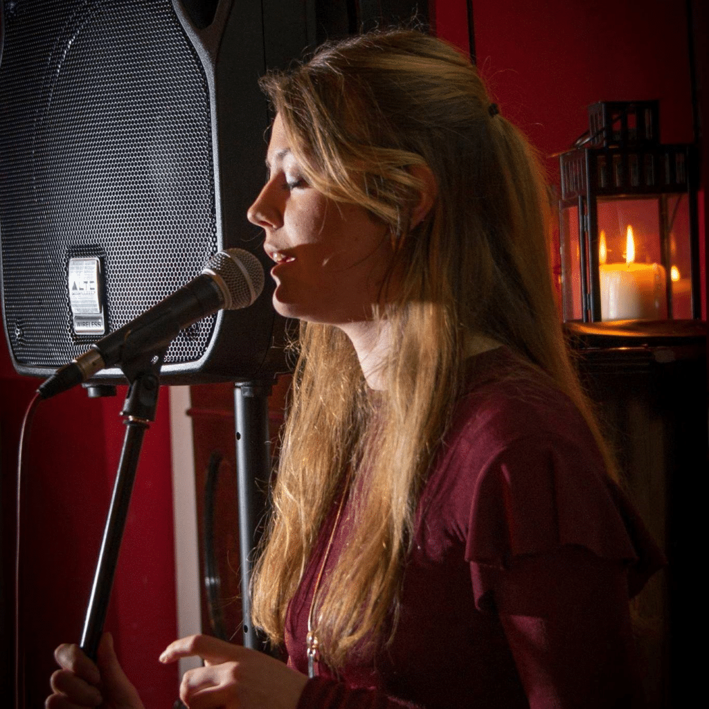 Katie Wills plays at the Inn - The Inn on Loch Lomond